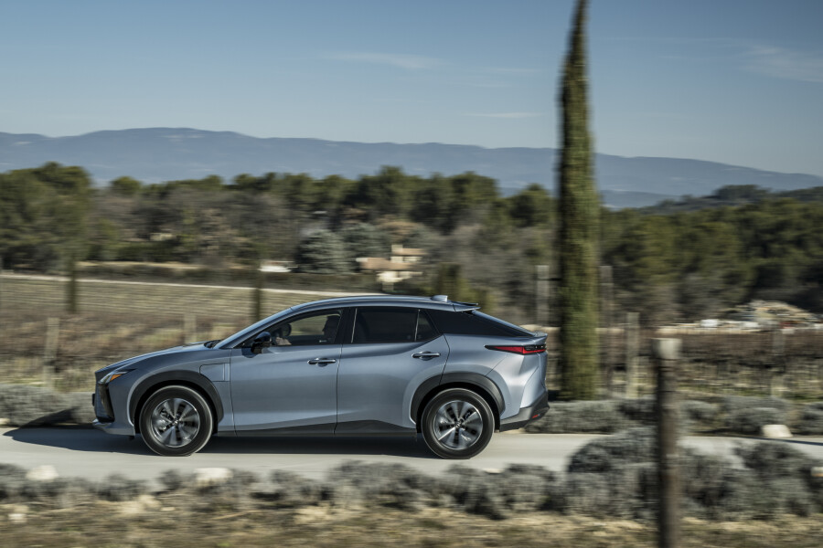 THE NEW ALL-ELECTRIC LEXUS RZ 450e