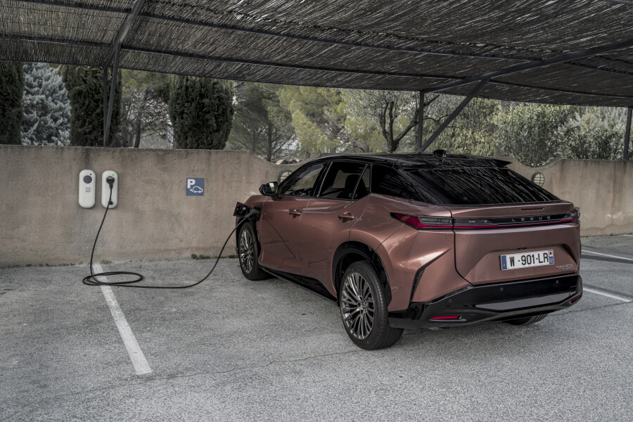 THE NEW ALL-ELECTRIC LEXUS RZ 450e