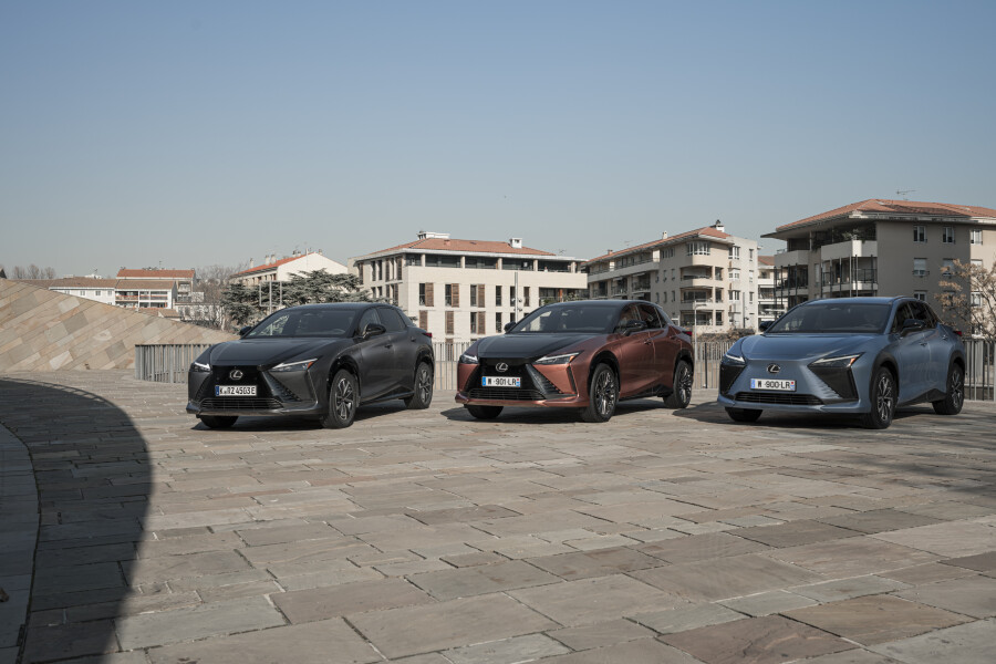 THE NEW ALL-ELECTRIC LEXUS RZ 450e