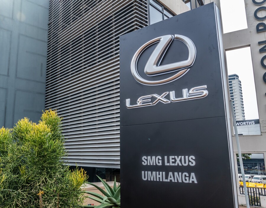 LEXUS EMBRACES ITS L-FINESSE DESIGN PHILOSOPHY WITH NEW FLAGSHIP DEALERSHIP