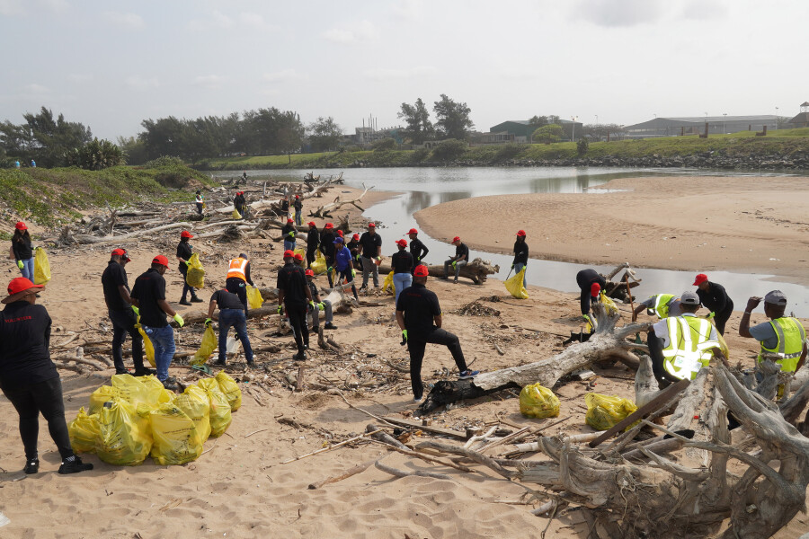 Toyota South Africa Motors Leads Beach Clean-Up Effort in Partnership ...