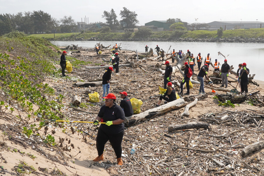 Toyota South Africa Motors Leads Beach Clean-Up Effort in Partnership ...