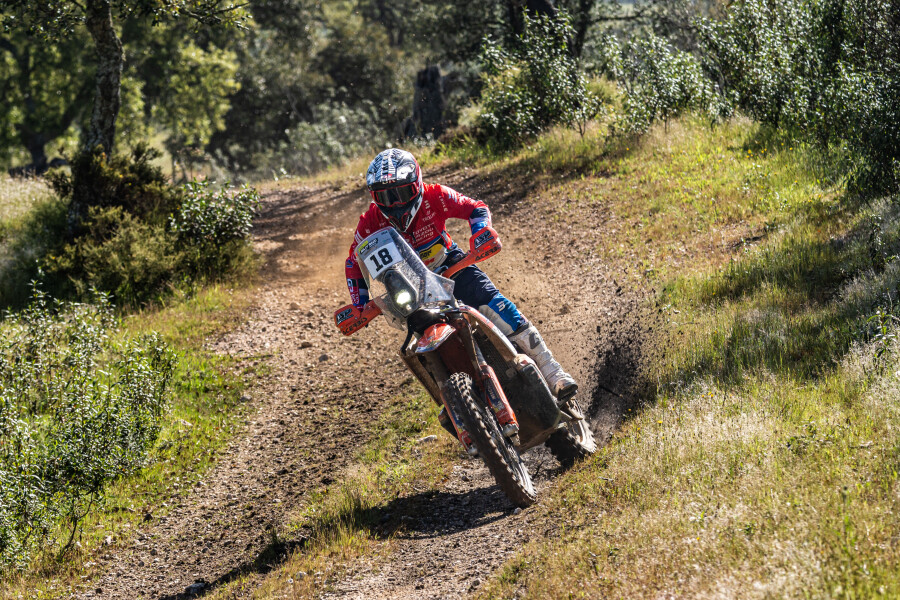 MOTORCYCLE RACER BRADLEY COX PROUDLY SUPPORTED BY TGRSA