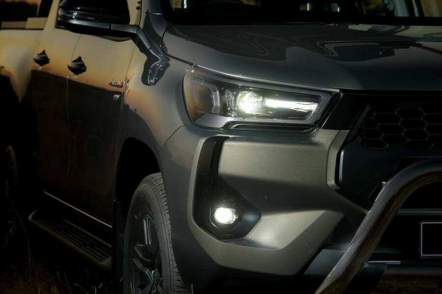 Toyota Hilux Raider Hybrid