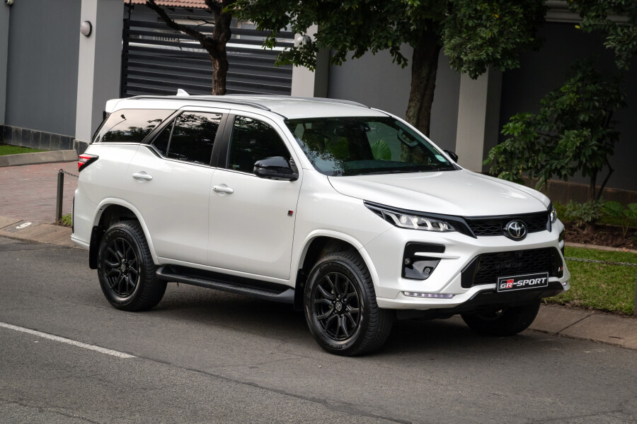 Toyota Fortuner GR-S