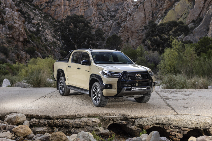 2025 Hilux Legend 55