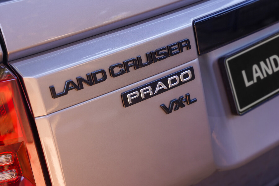 LAND CRUISER PRADO VX-L